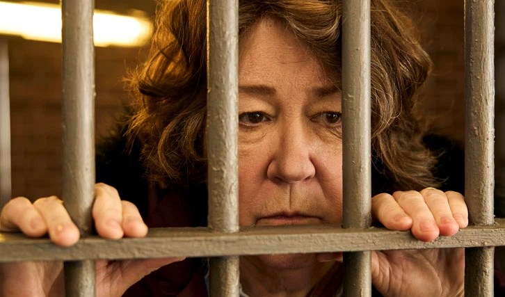 The Sticky: Rache ist süß – Kritik zur Amazon Serie: Auf den Spuren von ...